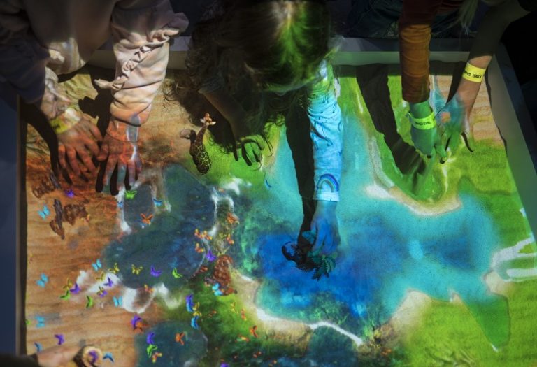 Augmented reality sandbox • Buy interactive topographic sandbox for ...